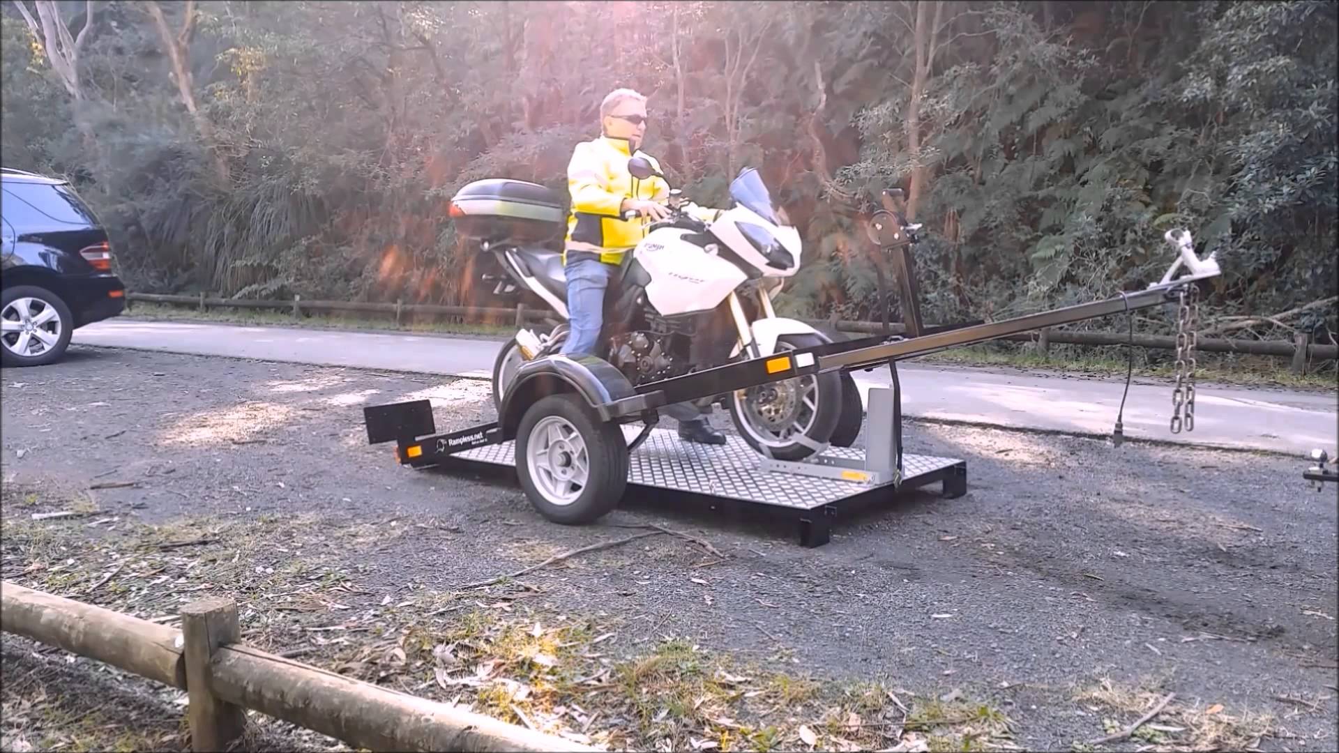Moving Bikes Is A Breeze with a Rampless Trailer